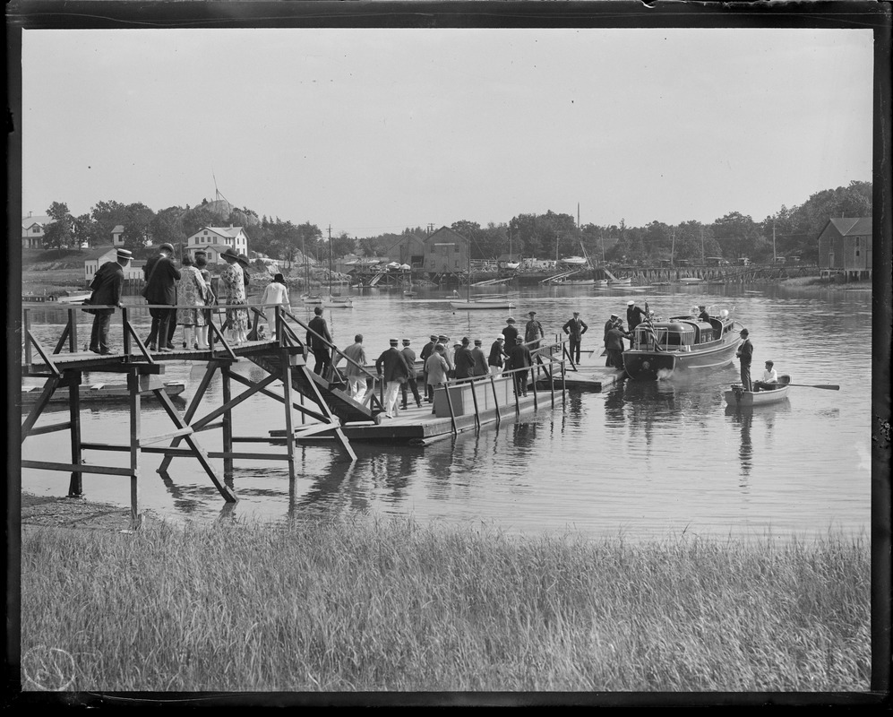 Pres. and Mrs. Coolidge boarding launch from Clarence Barrow's boat ...