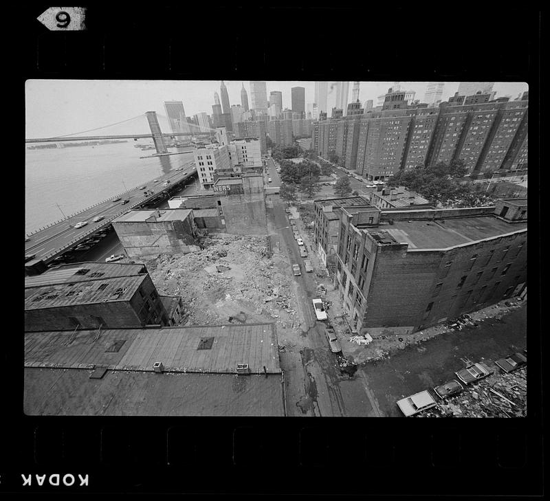 Brooklyn Bridge and New York skyline, rubble in foreground, New York ...
