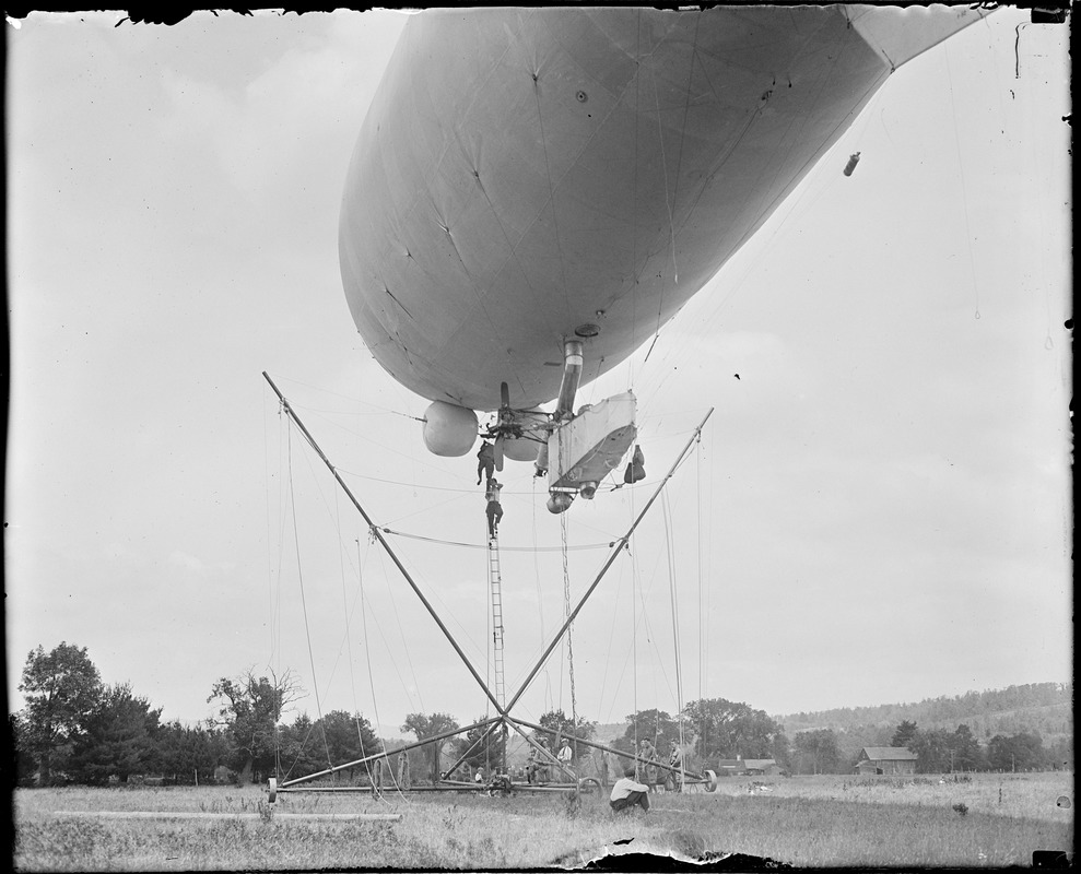 Working on U.S. blimp - Digital Commonwealth