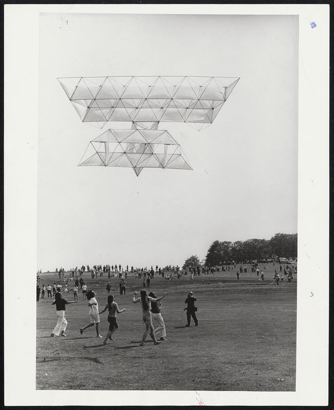 Sight Of Kite enthusiasts cavorting over Franklin Park golf course will ...