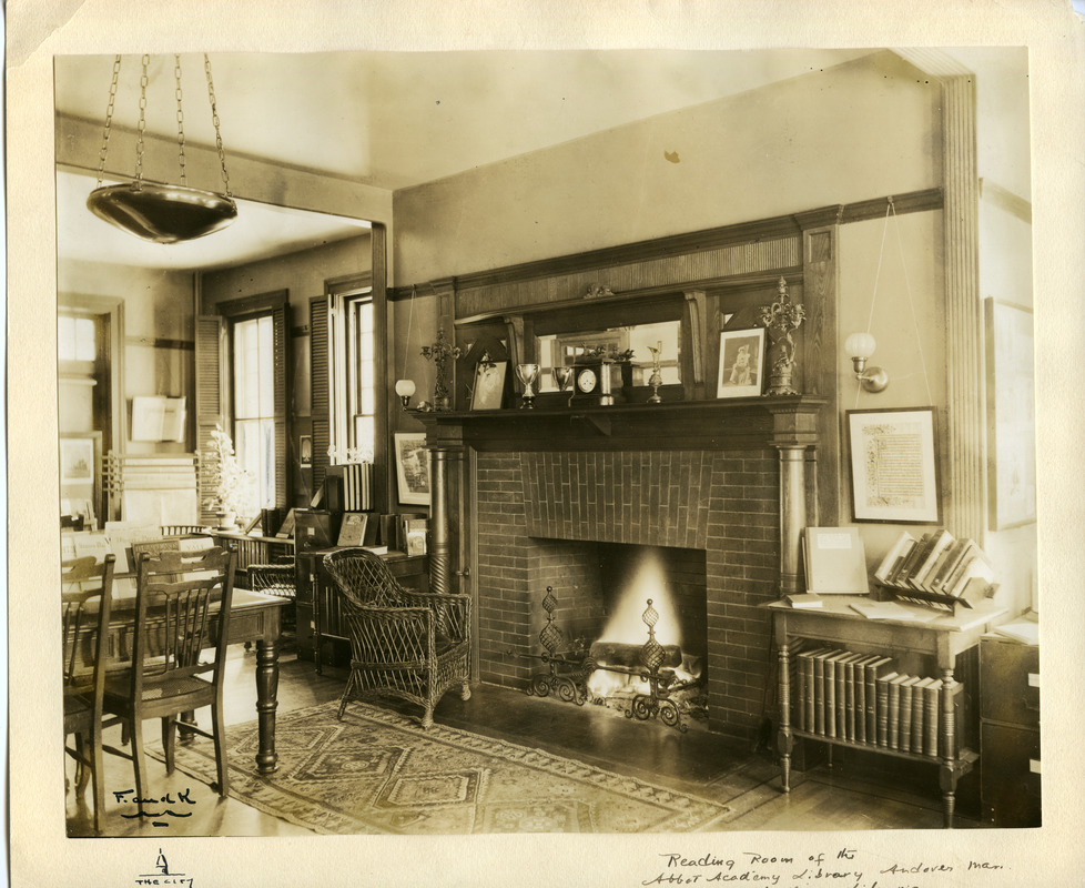 Draper Hall Reading Room - Digital Commonwealth
