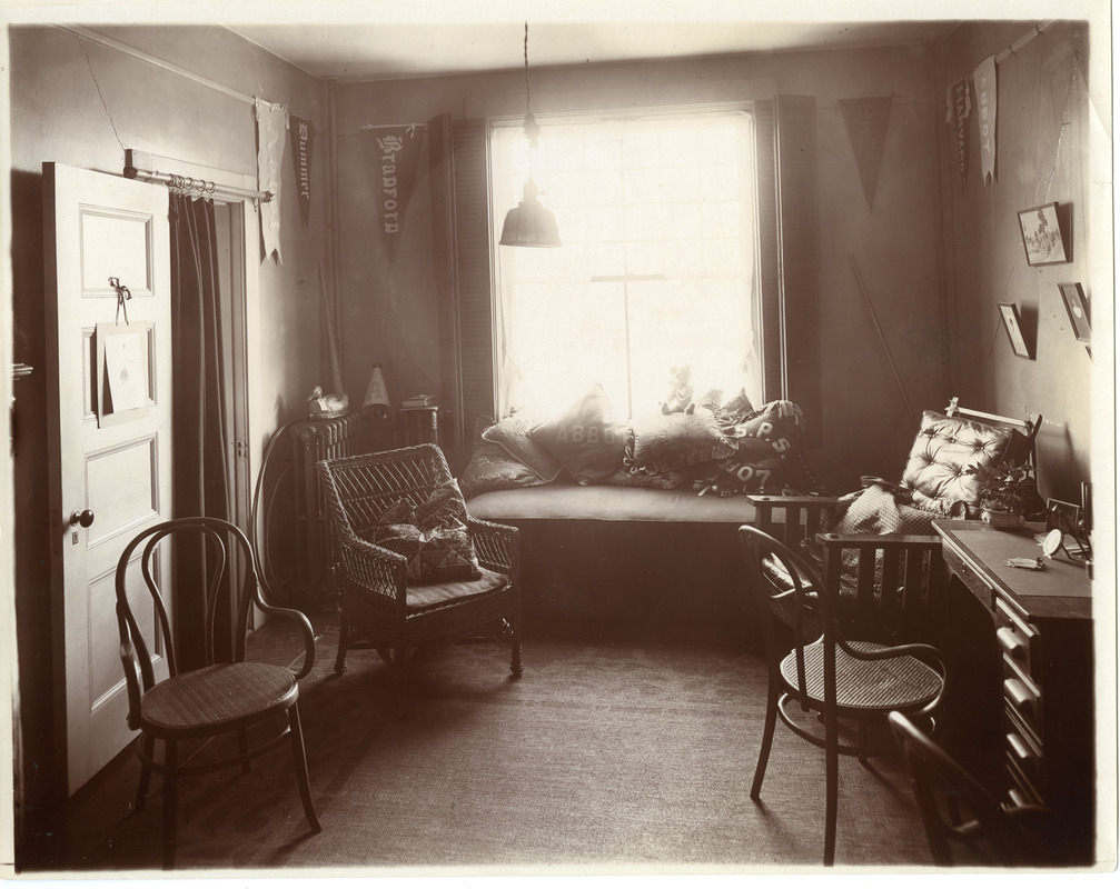 Draper Hall student room - Digital Commonwealth