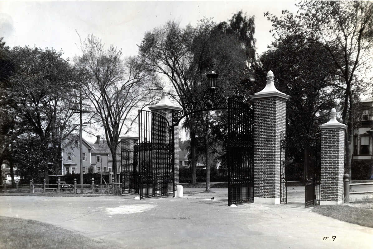 Merrill Memorial Gate, Abbot Academy - Digital Commonwealth