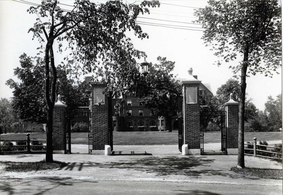 Merrill Memorial Gate, Abbot Academy - Digital Commonwealth