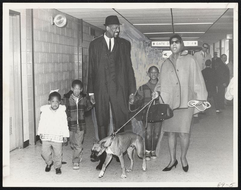Royal Greeting Home is given Celtics’ center Bill Russell, met at Logan ...