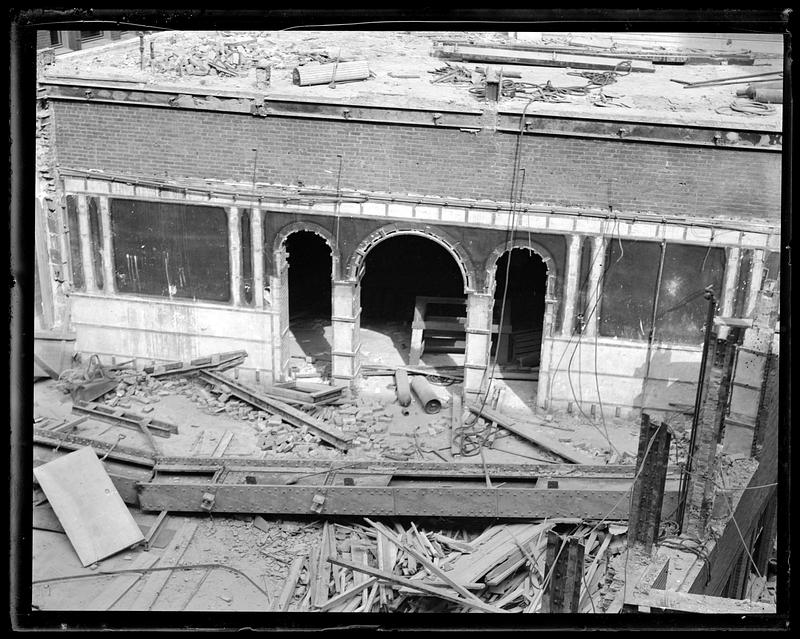 Famous old Adams House comes down - Digital Commonwealth