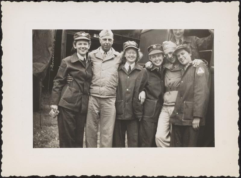 5 members and two soldiers - Digital Commonwealth