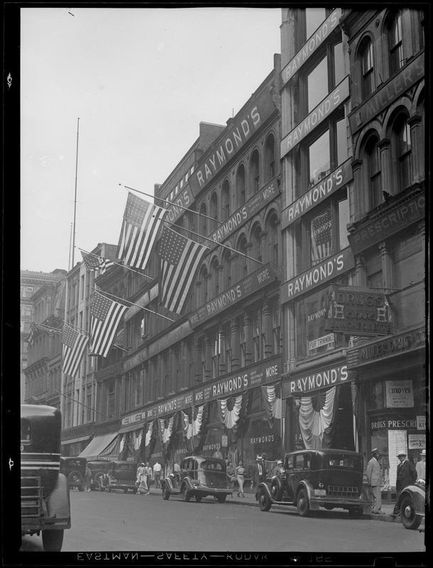 Raymond's Department Store decked out with flags, Washington St ...