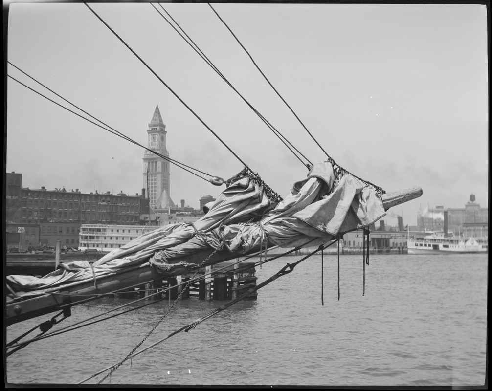 Waterfront from near mouth of Fort Point Channel, Custom House ...