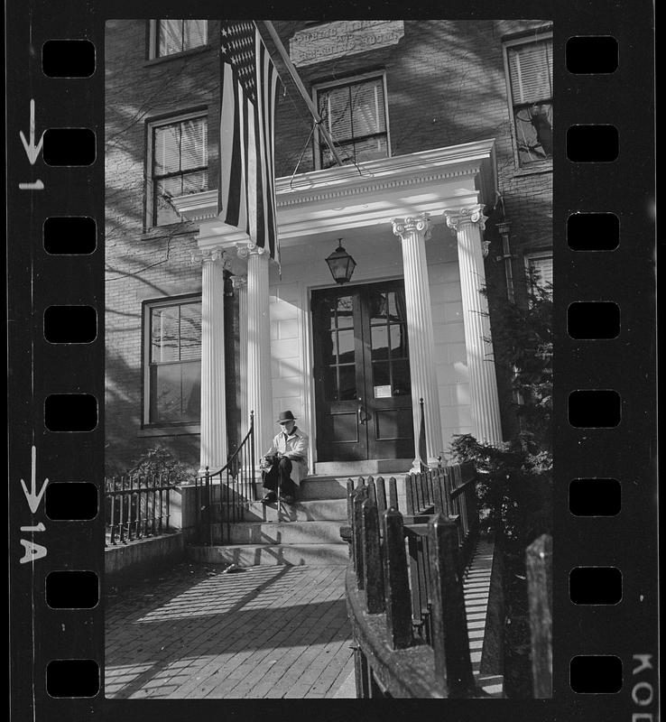 Newburyport Library entrance - Digital Commonwealth
