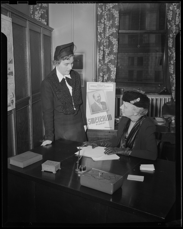 Mrs. Bentley Warren Jr. and Mrs. Timothee Adamowski planning for a ...