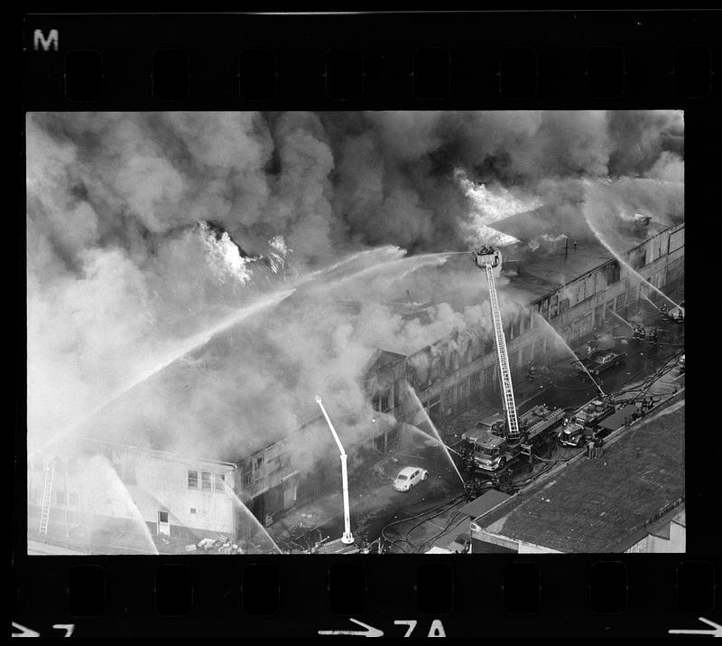 Old Boston Market burns, downtown Boston - Digital Commonwealth