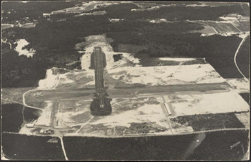 Landing strips at Plymouth, MA, municipal airport, 1967 - Digital ...