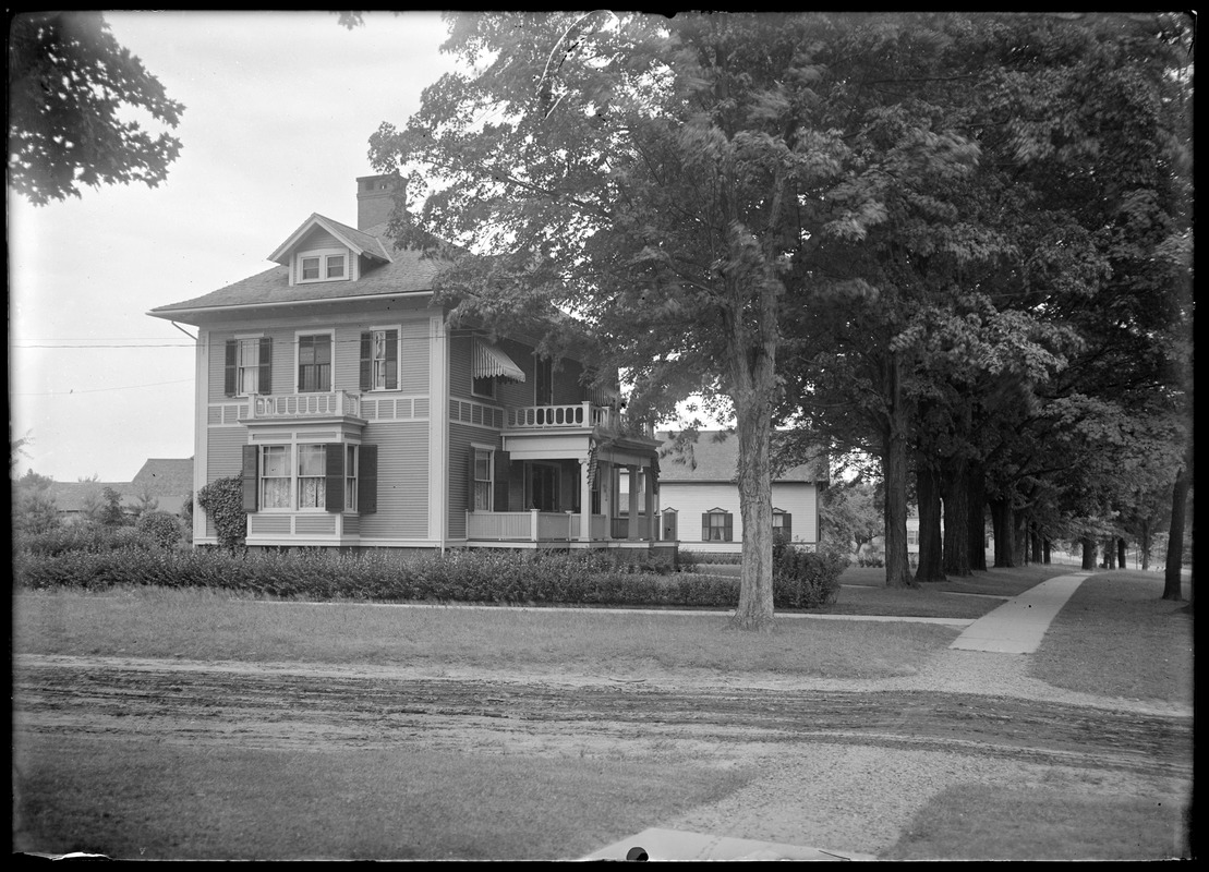 Hibbard house and front walk - Digital Commonwealth