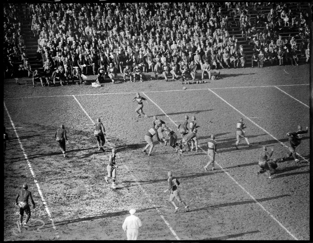 Boston Redskins vs. N.Y. Giants at Fenway - Digital Commonwealth