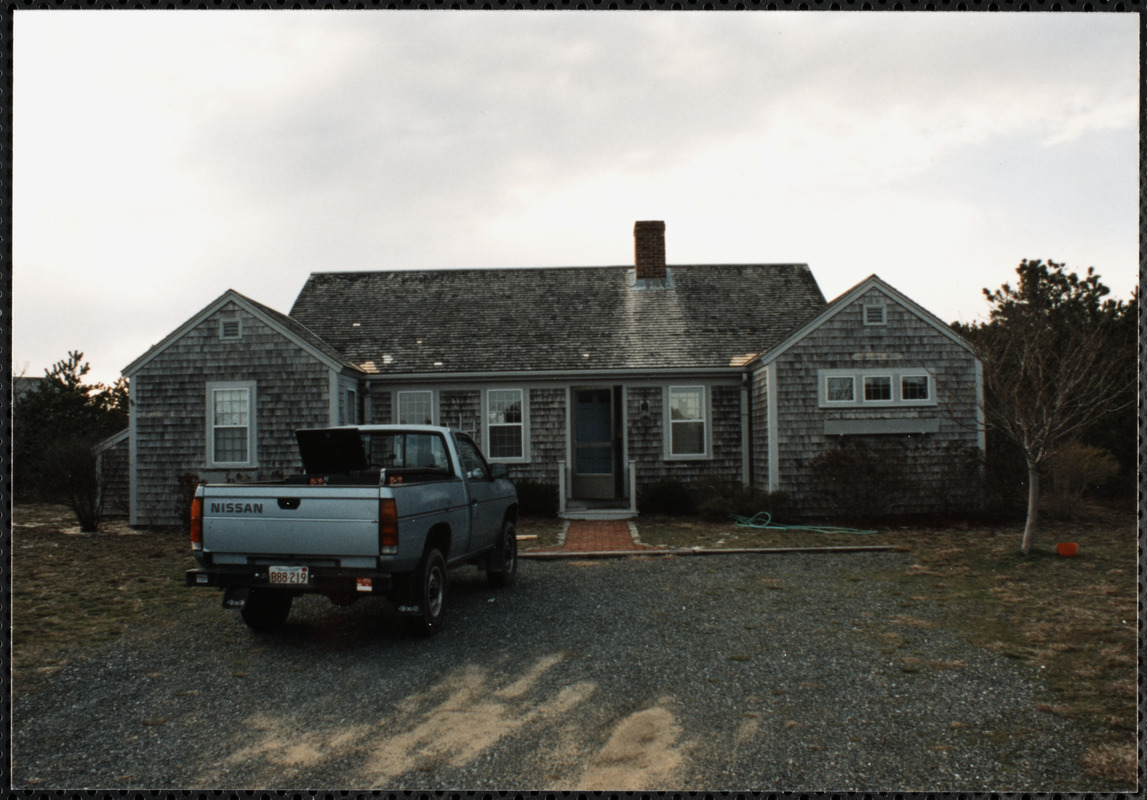 4 Moby Way - Digital Commonwealth