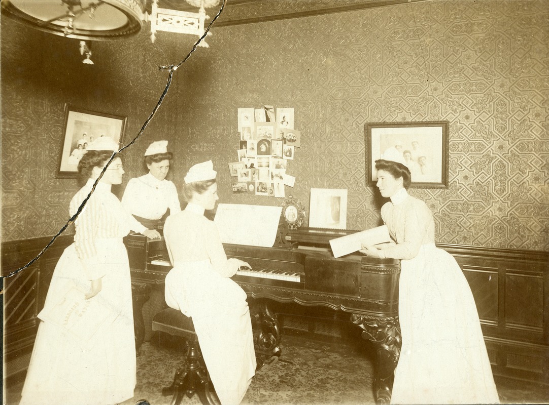 Nurses at the piano - Digital Commonwealth