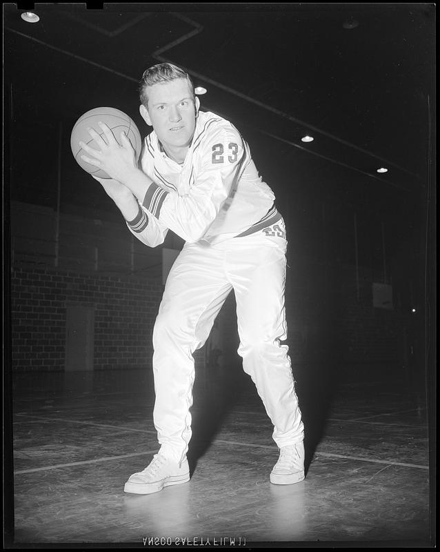 Springfield College basketball player - Digital Commonwealth