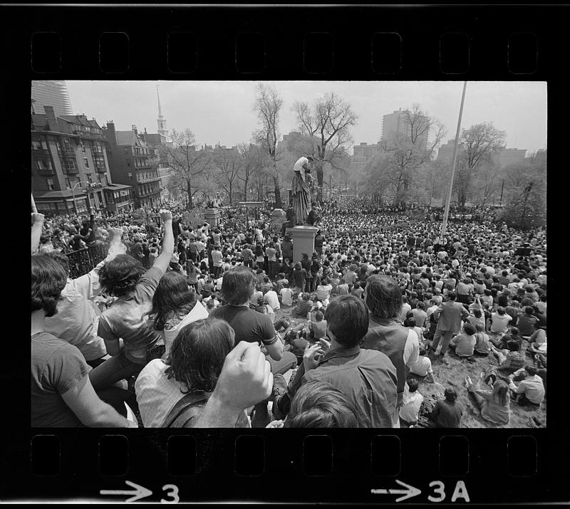 Kent State Massacre rally at State House, Boston - Digital Commonwealth