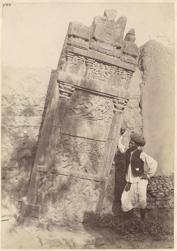 Monumental stone at Betgeri near Gadag - Digital Commonwealth