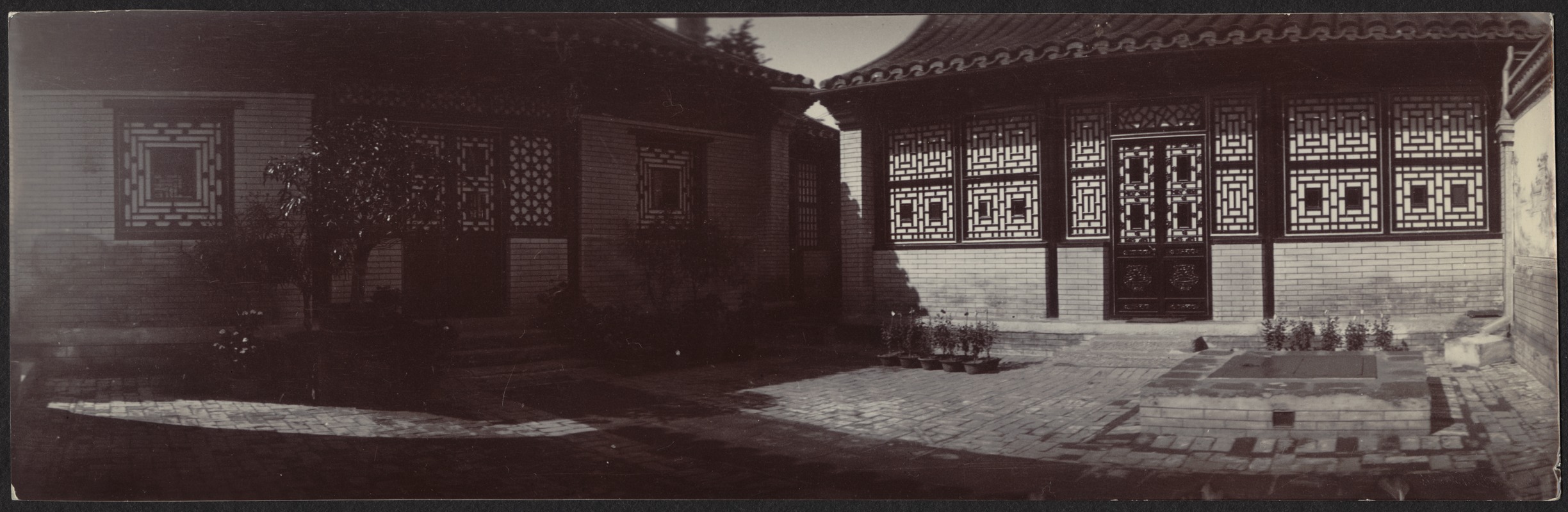 House in Peking, China — Outer courtyard nearest the street - Digital ...