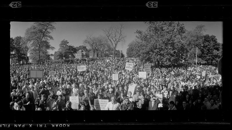 Anti-busing rally at Thomas Park, Boston - Digital Commonwealth