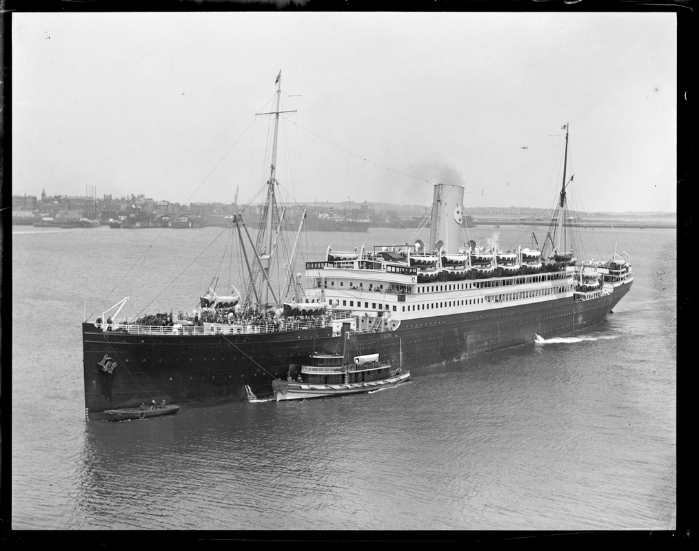 Swedish steamer SS Drottningholm - Digital Commonwealth