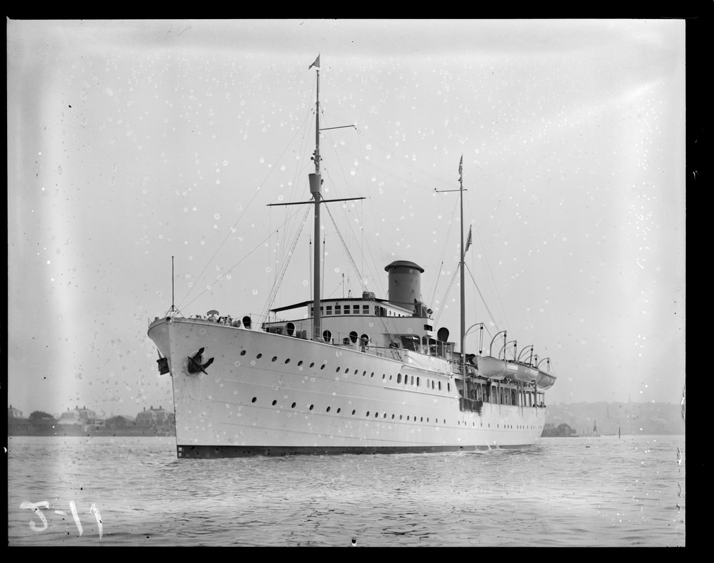 Harold Vanderbilt's yacht - Digital Commonwealth