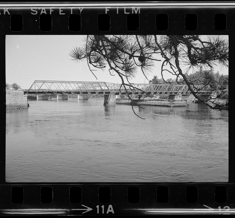 Merrimack River bridges - Digital Commonwealth