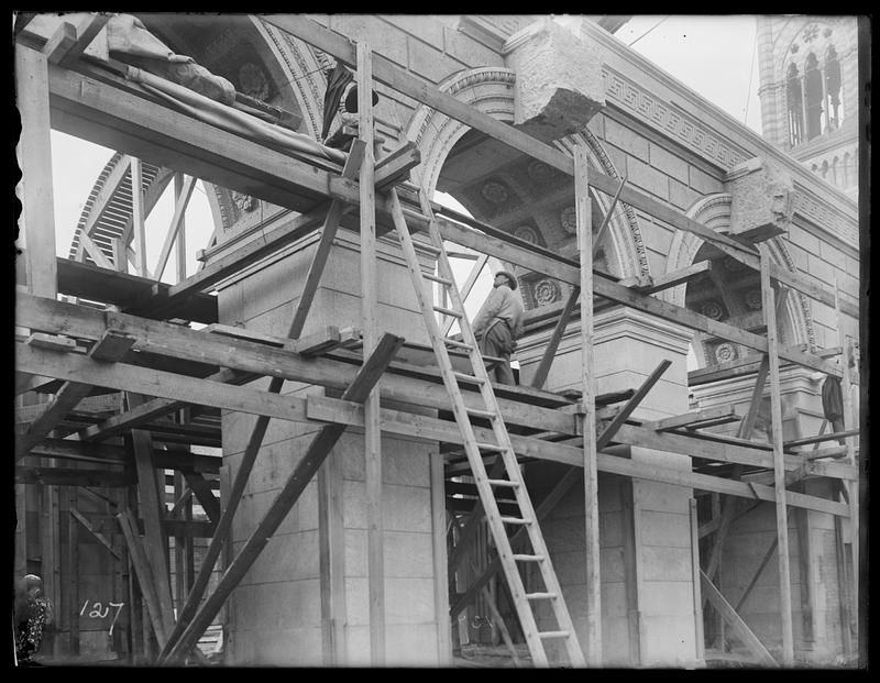 Boston Public Library under construction, Dartmouth Street arches ...