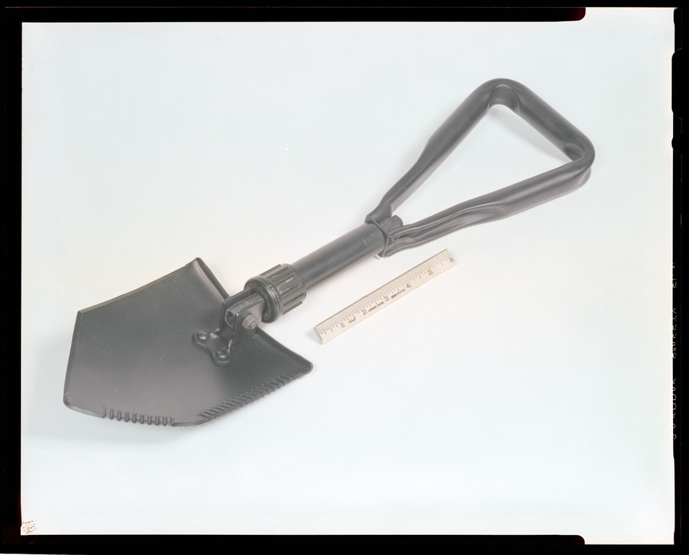 EM[?]MO, entrenching tool - Digital Commonwealth