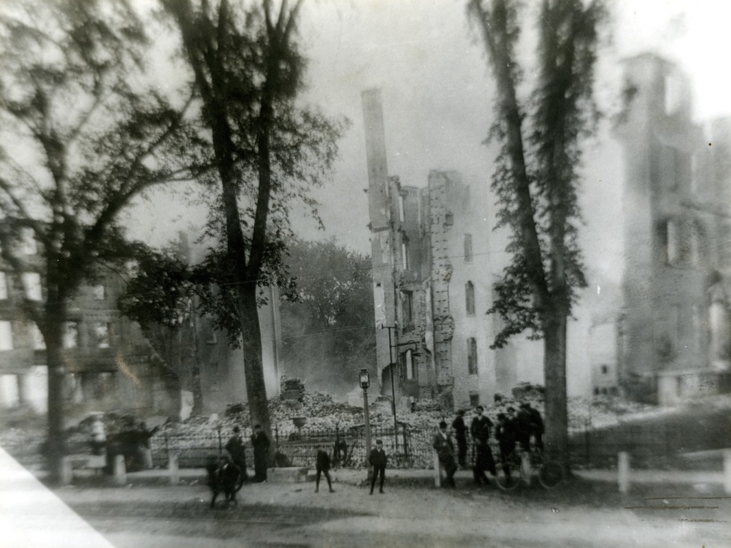 Mount Holyoke College ruins of main building after 1896 fire - Digital ...