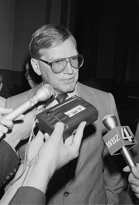 Mayor Mitchell meets the press - Digital Commonwealth