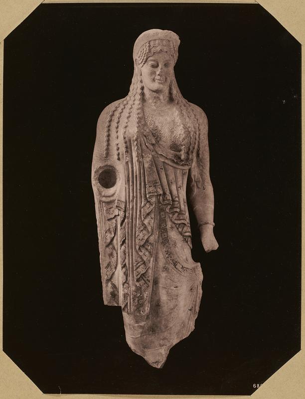 Archaic statue of a priestess (or of Athena) Acropolis Museum, Athens ...