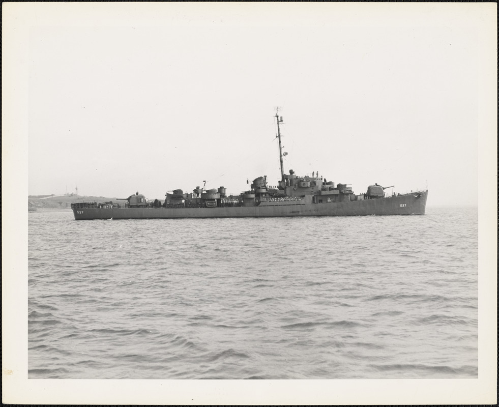DE-537 USS RIZZI built by NYBos completed 6/1945 - 306 geared turbine ...