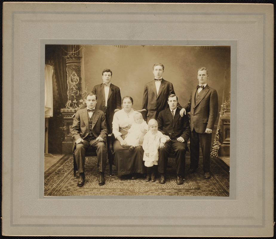 Early Lithuanian arrivals to America circa 1900 - Digital Commonwealth