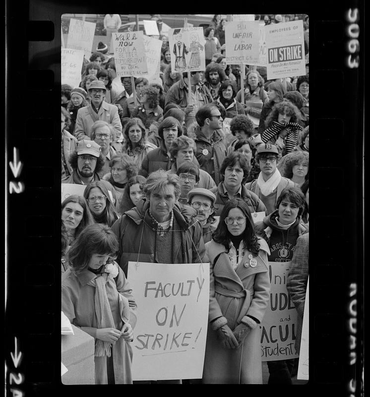 Boston University staff/faculty strike: Students carry signs in support ...
