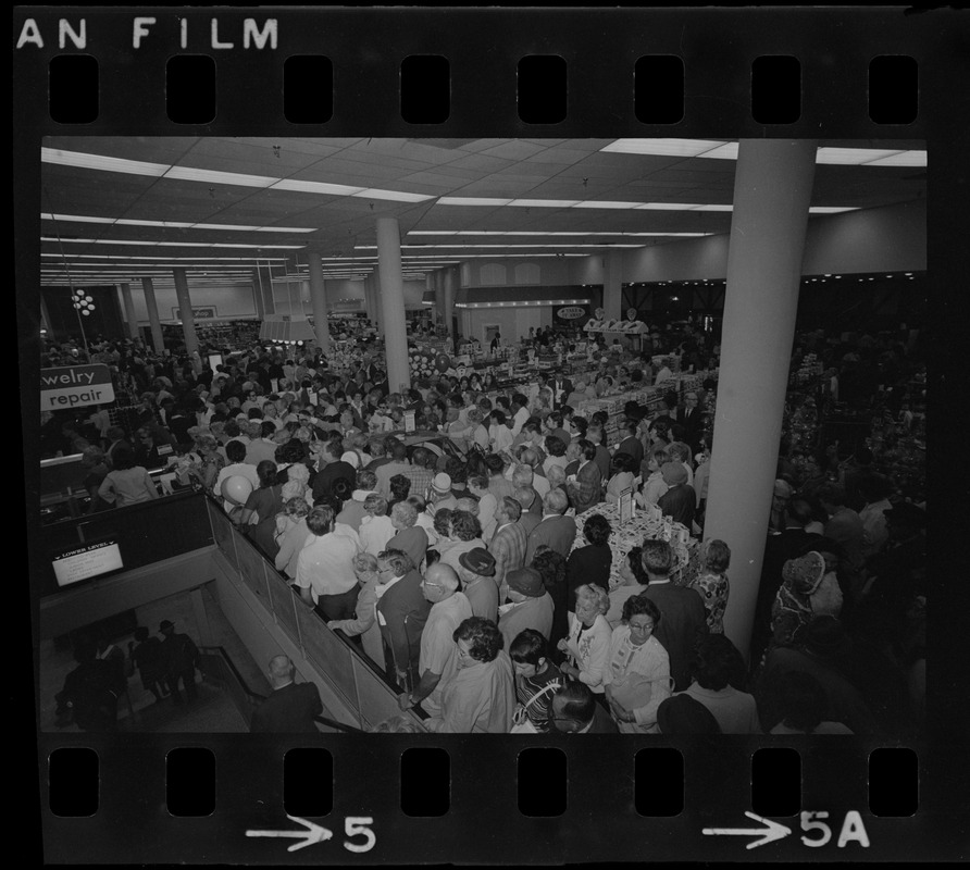 Woolworth's opening day - Digital Commonwealth