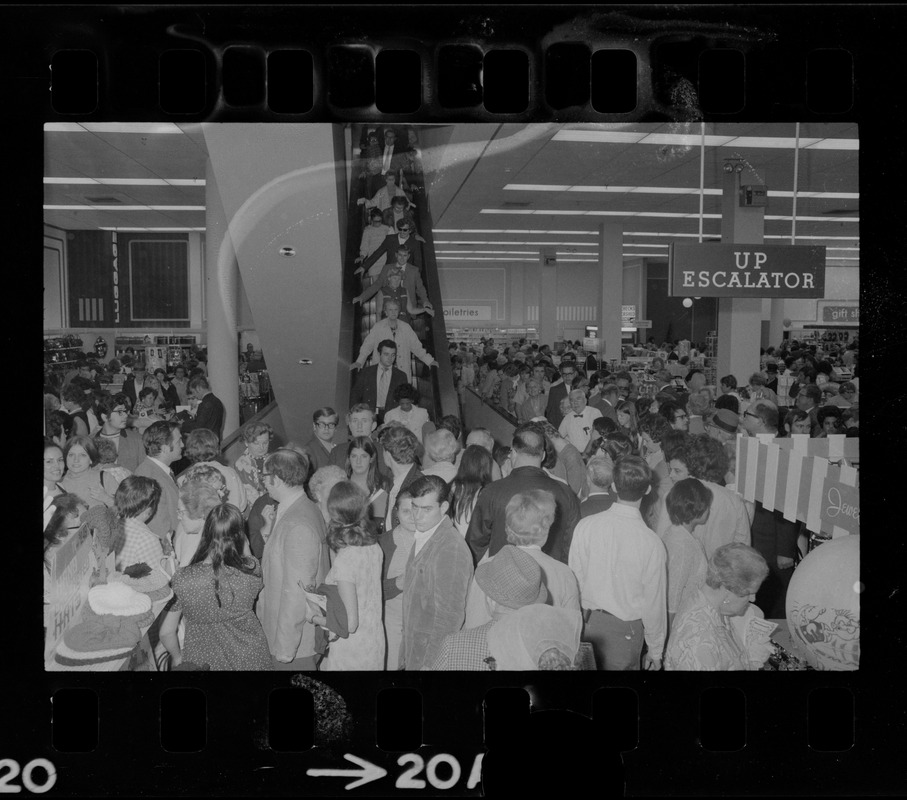 Woolworth's opening day - Digital Commonwealth