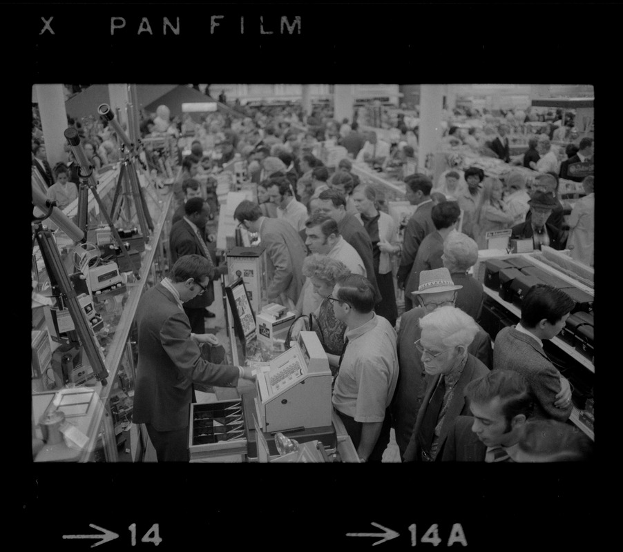 Woolworth's opening day - Digital Commonwealth