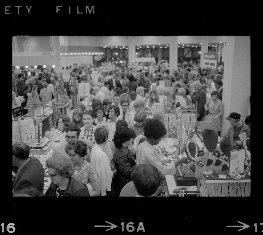 Woolworth's opening day - Digital Commonwealth