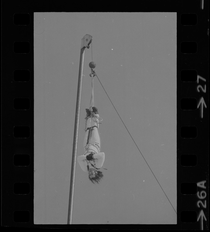 Hanging for the fun of it - Norman Bigelow shows off his Houdini ...
