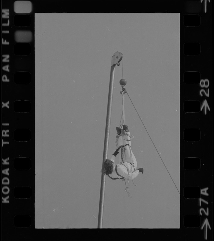 Hanging for the fun of it - Norman Bigelow shows off his Houdini ...