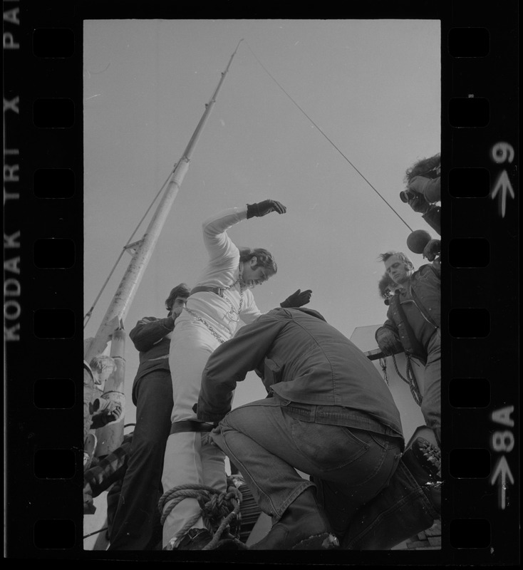 Hanging for the fun of it - Norman Bigelow shows off his Houdini ...