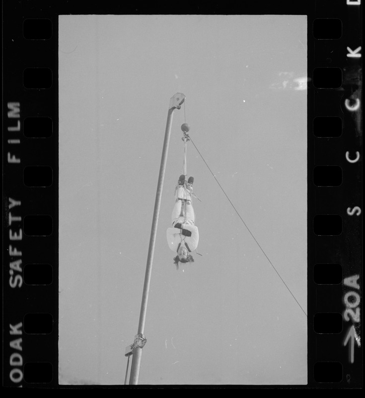 Hanging for the fun of it - Norman Bigelow shows off his Houdini ...