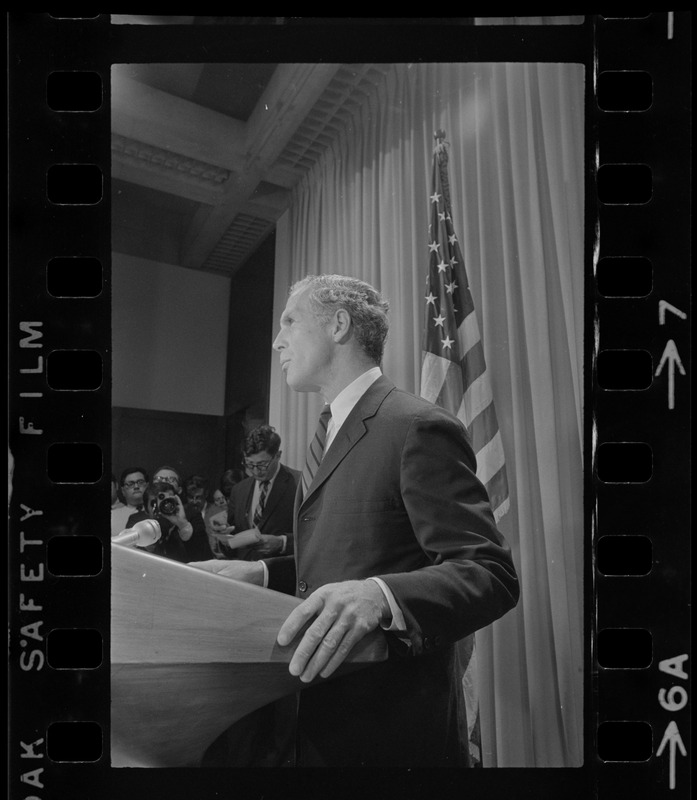 Mayor White tells news conference he will enter Democratic primary for ...