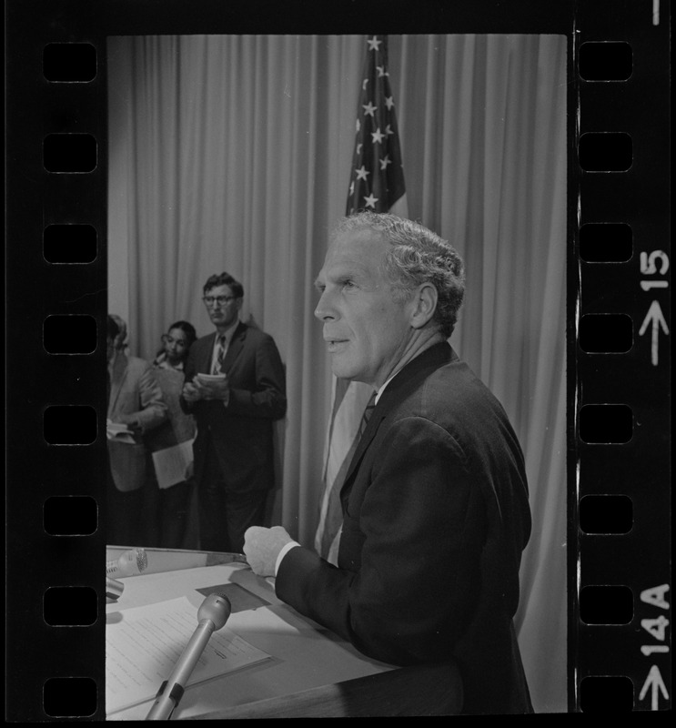 Mayor White tells news conference he will enter Democratic primary for ...