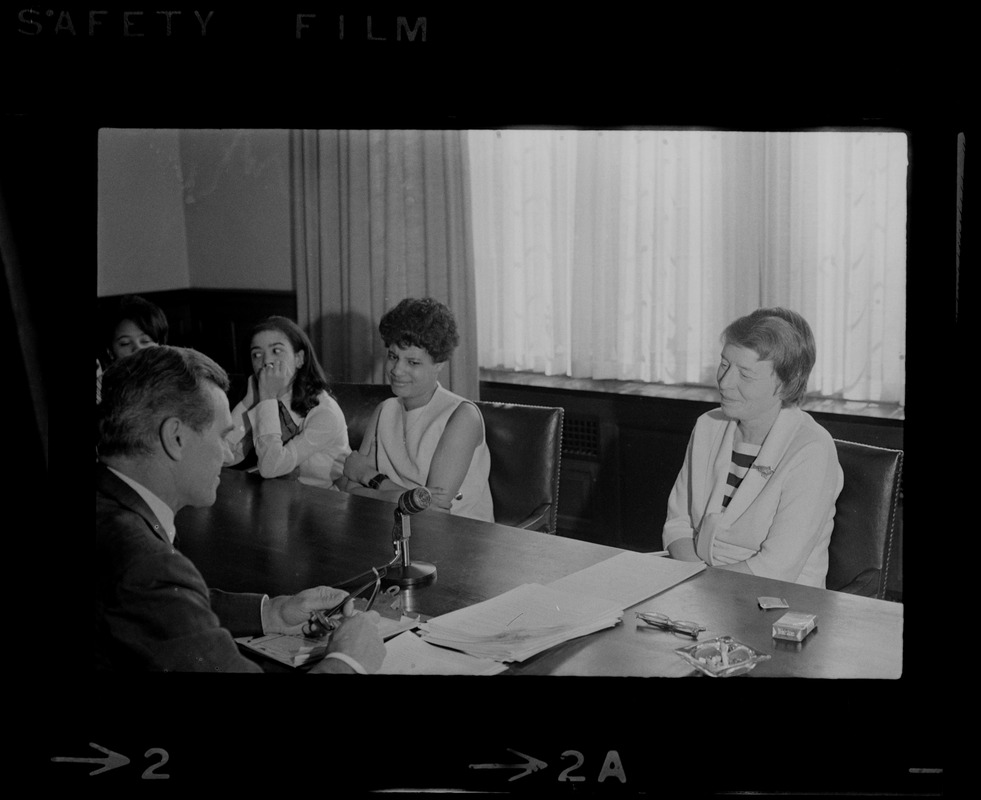 Wellesley College students Francine Rusan and Nancy Gist and President ...