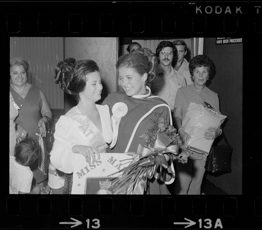 Miss Attleboro, Maryanne McDermott (left) greets Deborah Ann O'Brien ...