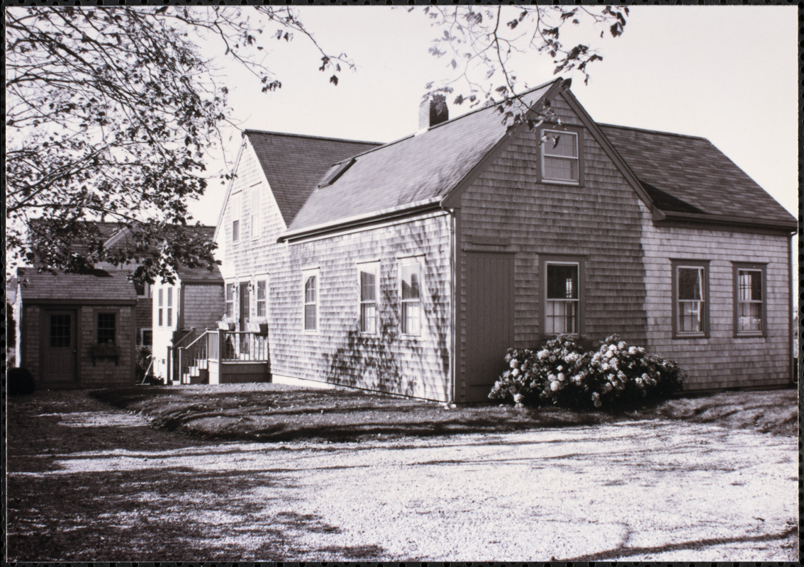 13 Quaker Road - Digital Commonwealth